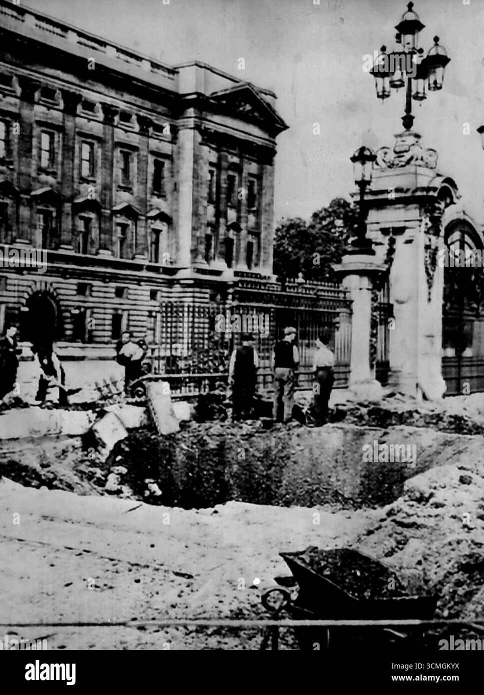 Buckingham palace london bomb damage during world war ii hi-res stock ...