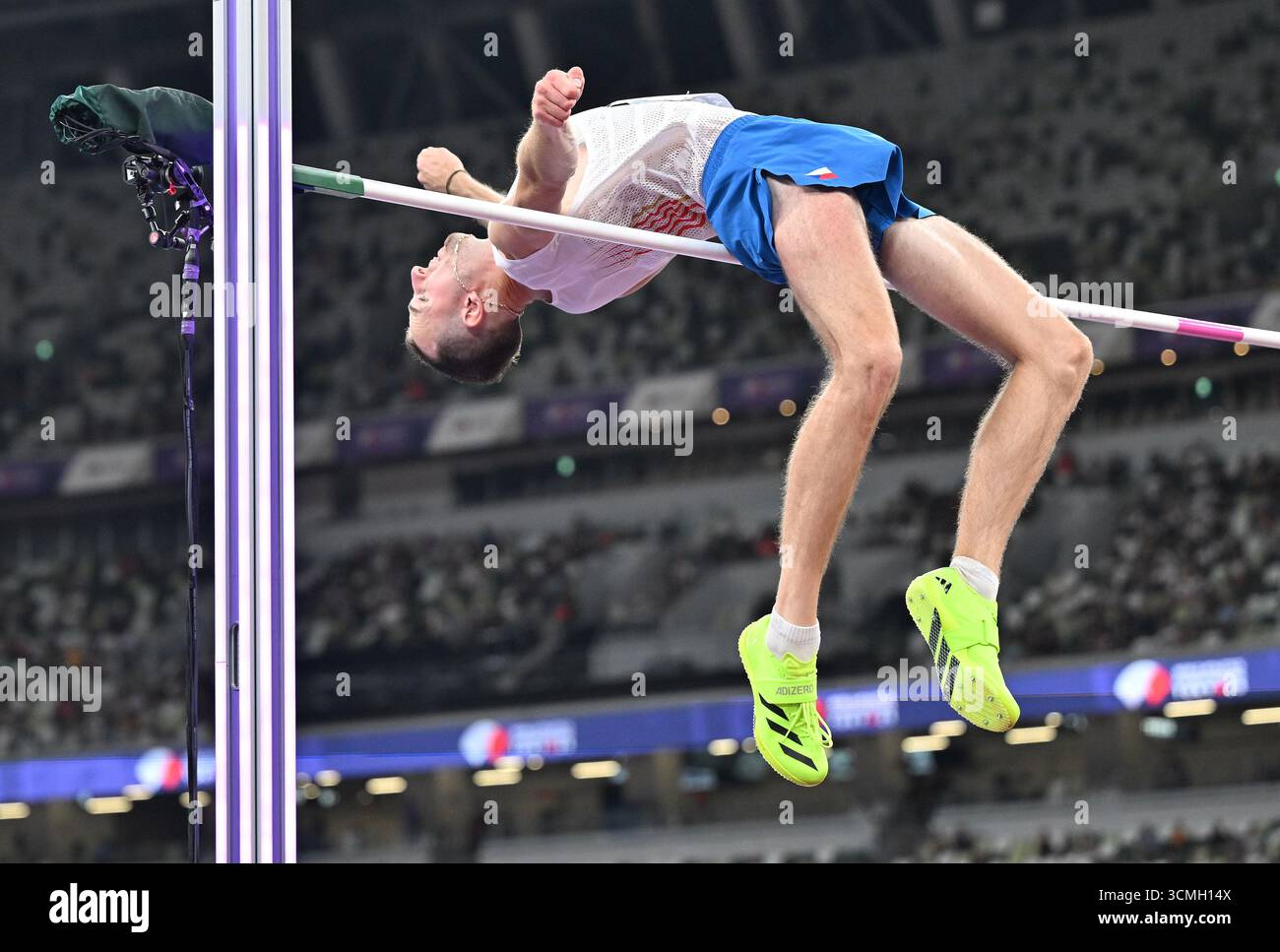 (250916) -- TOKYO, Sept. 16, 2025 (Xinhua) -- Jan Stefela of the Czech ...