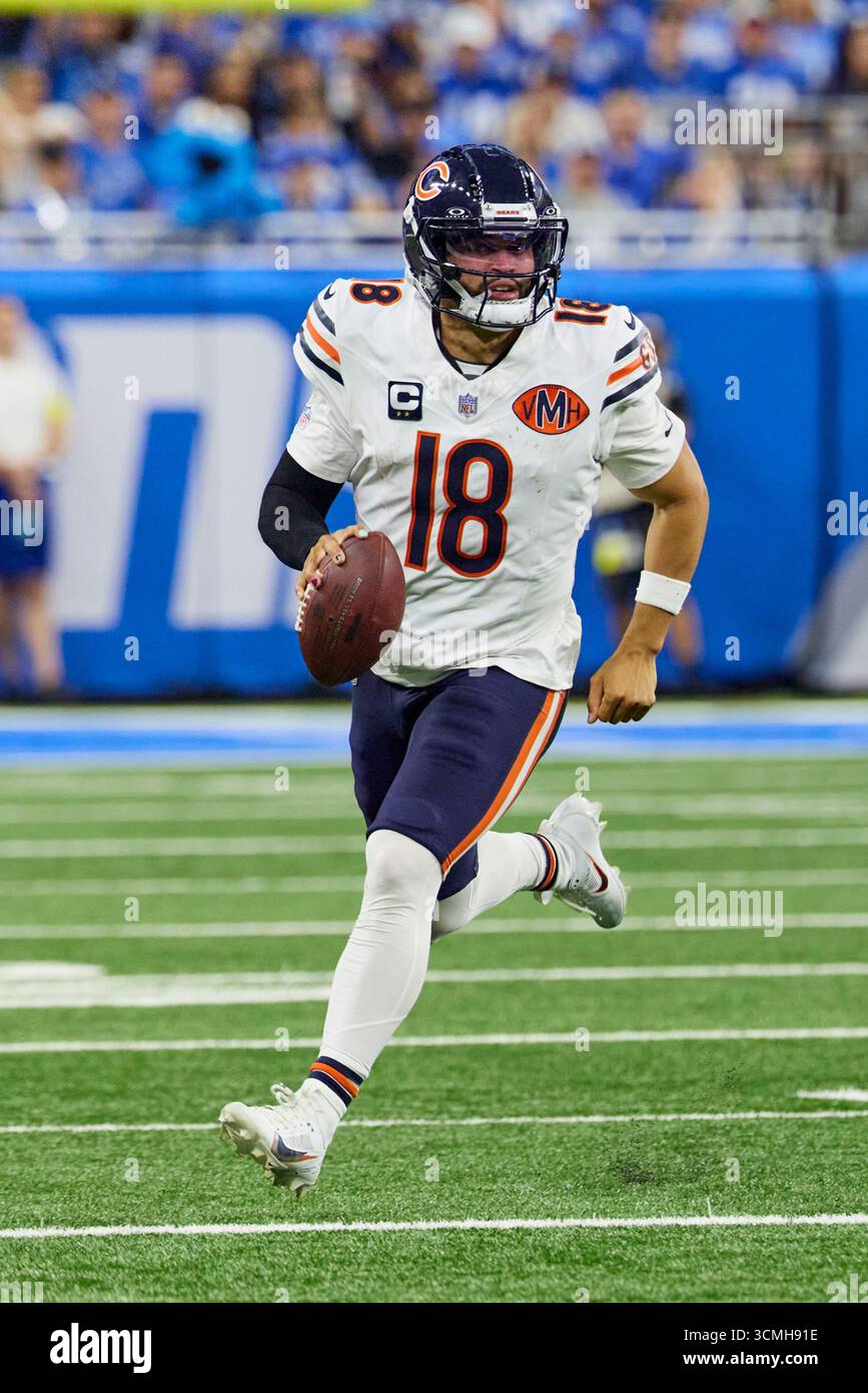 Chicago Bears quarterback Caleb Williams (18) rushes against the ...
