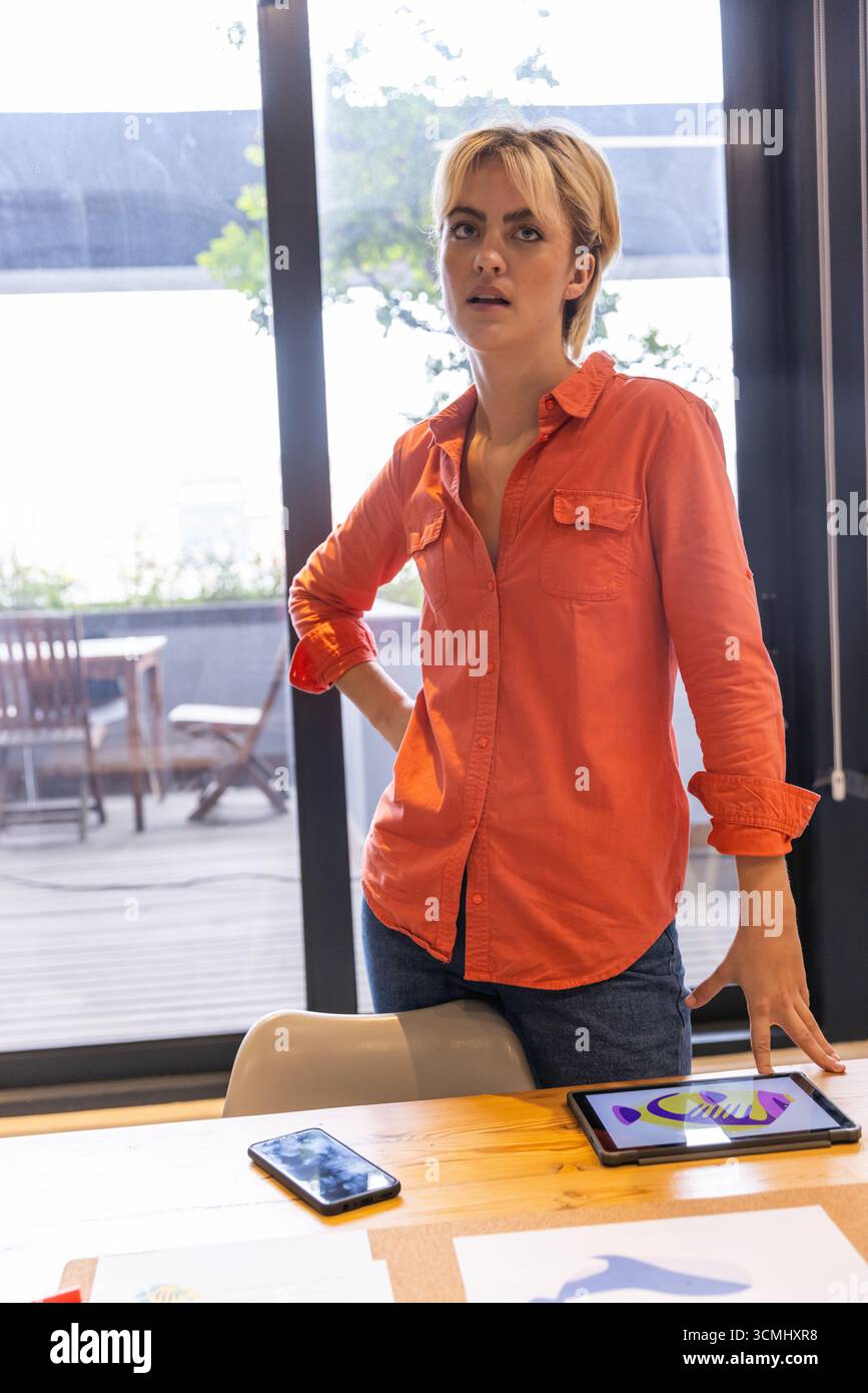 Documents charts hi-res stock photography and images - Alamy