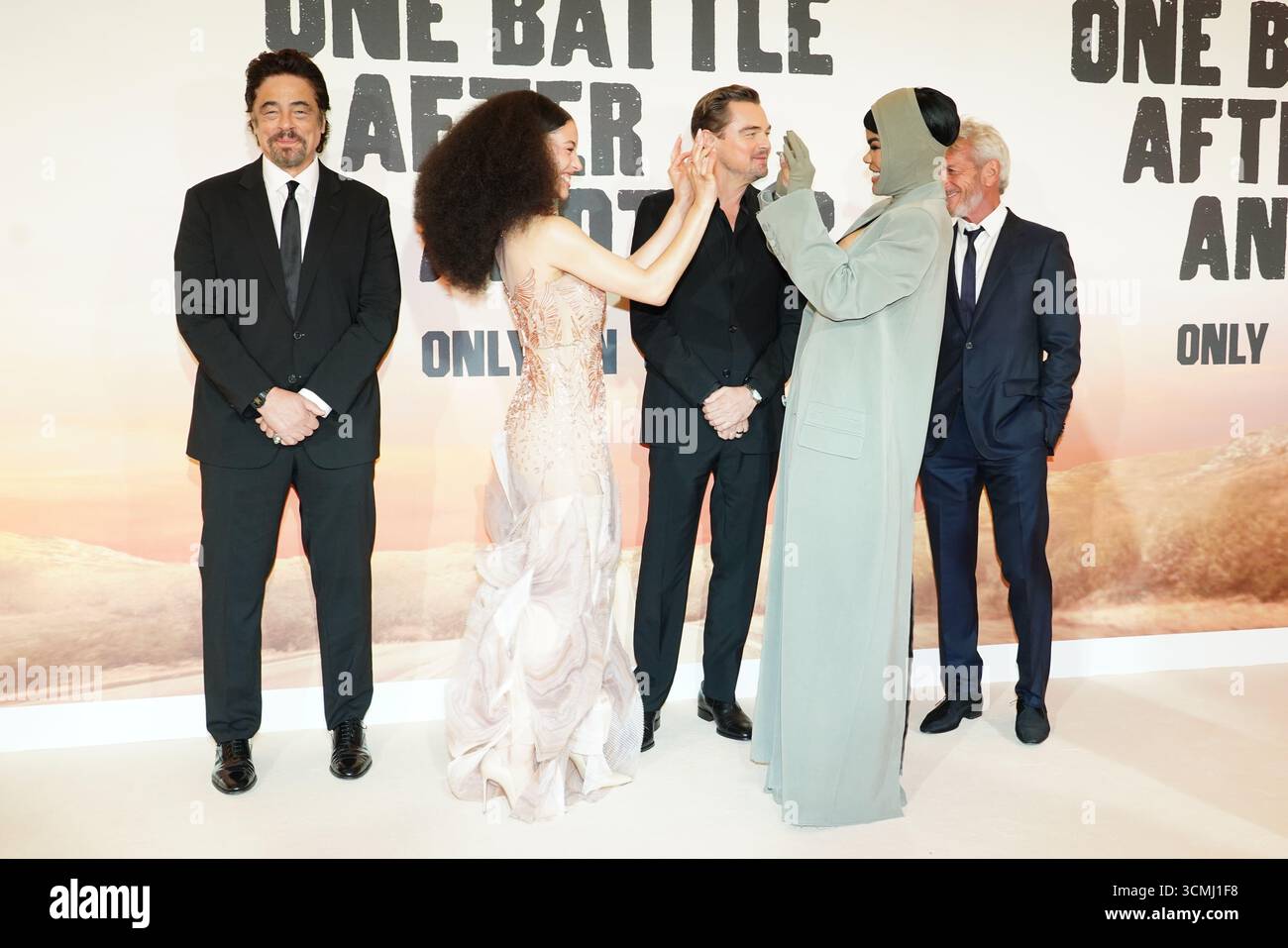 (left to right) Benicio del Toro, Chase Infiniti, Leonardo DiCaprio ...