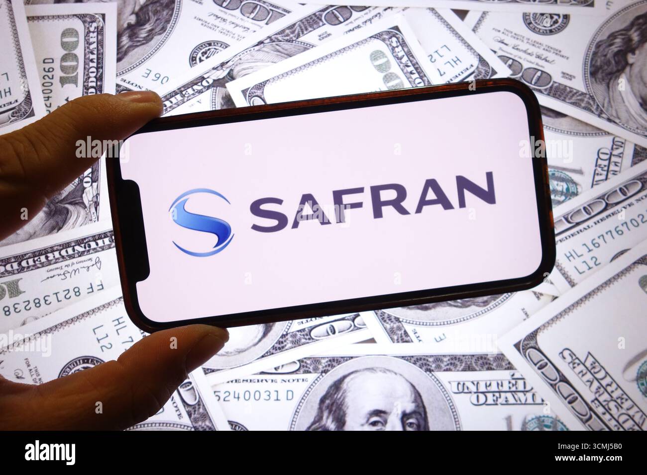 Safran logo hi-res stock photography and images - Alamy