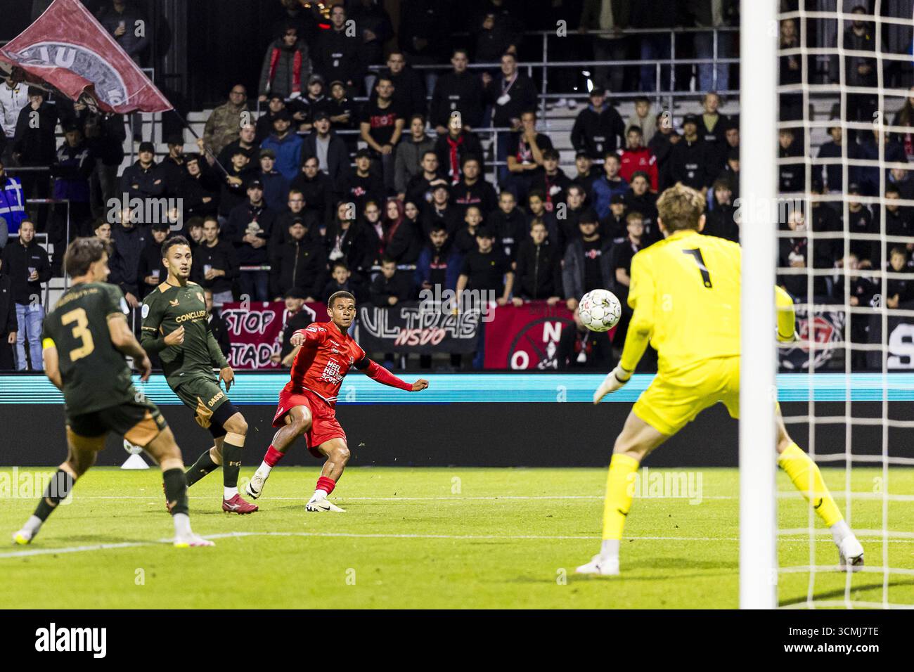 HELMOND , 16-09-2025 , GS Staalwerken stadium , season 2025 / 2026 ...