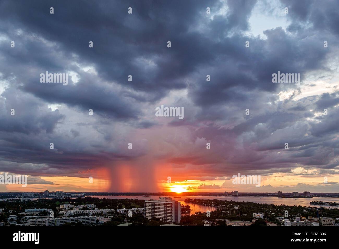 Isolated storm cell visible curtain hi-res stock photography and images ...