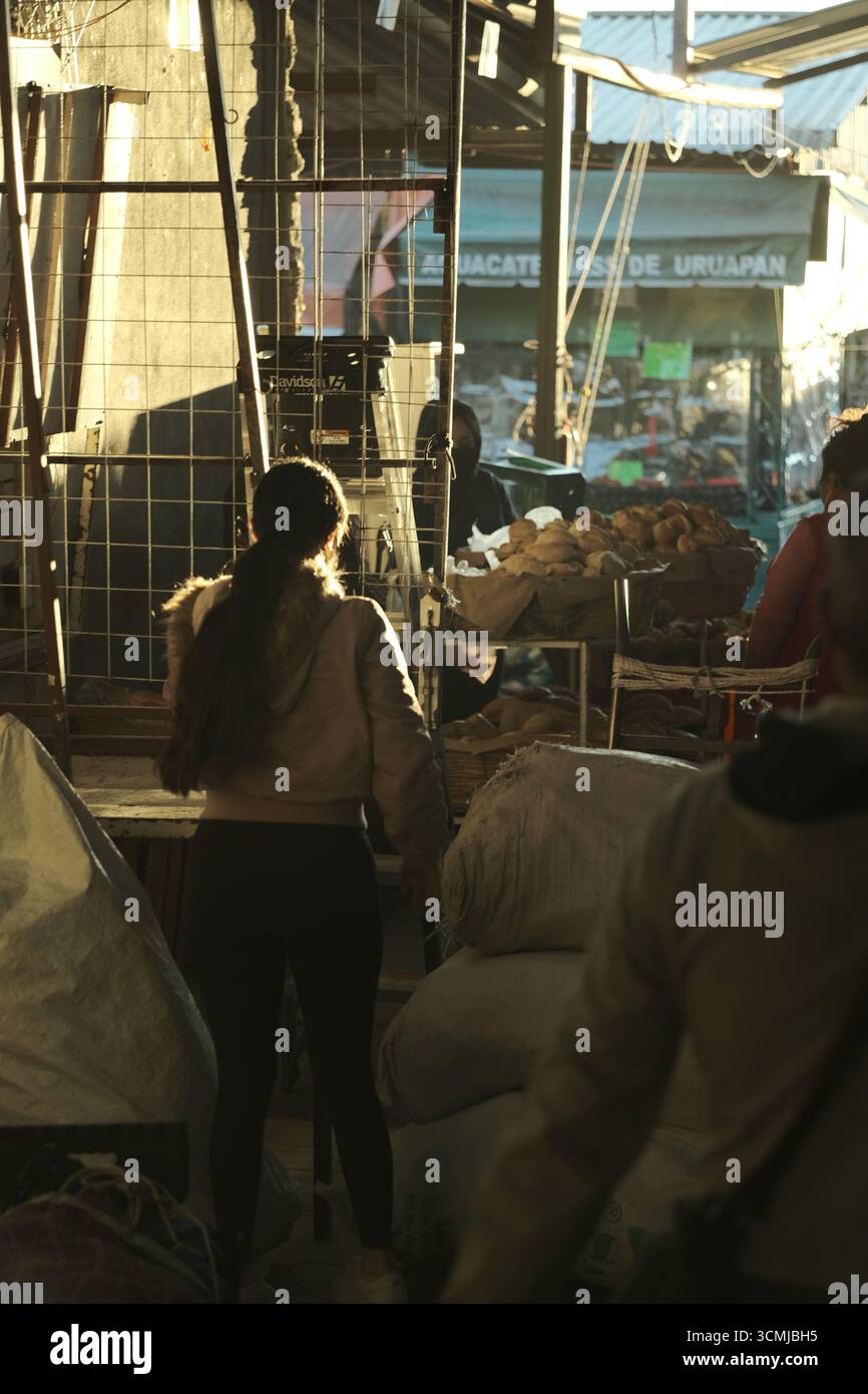 Early Morning on a mexican market Stock Photo - Alamy