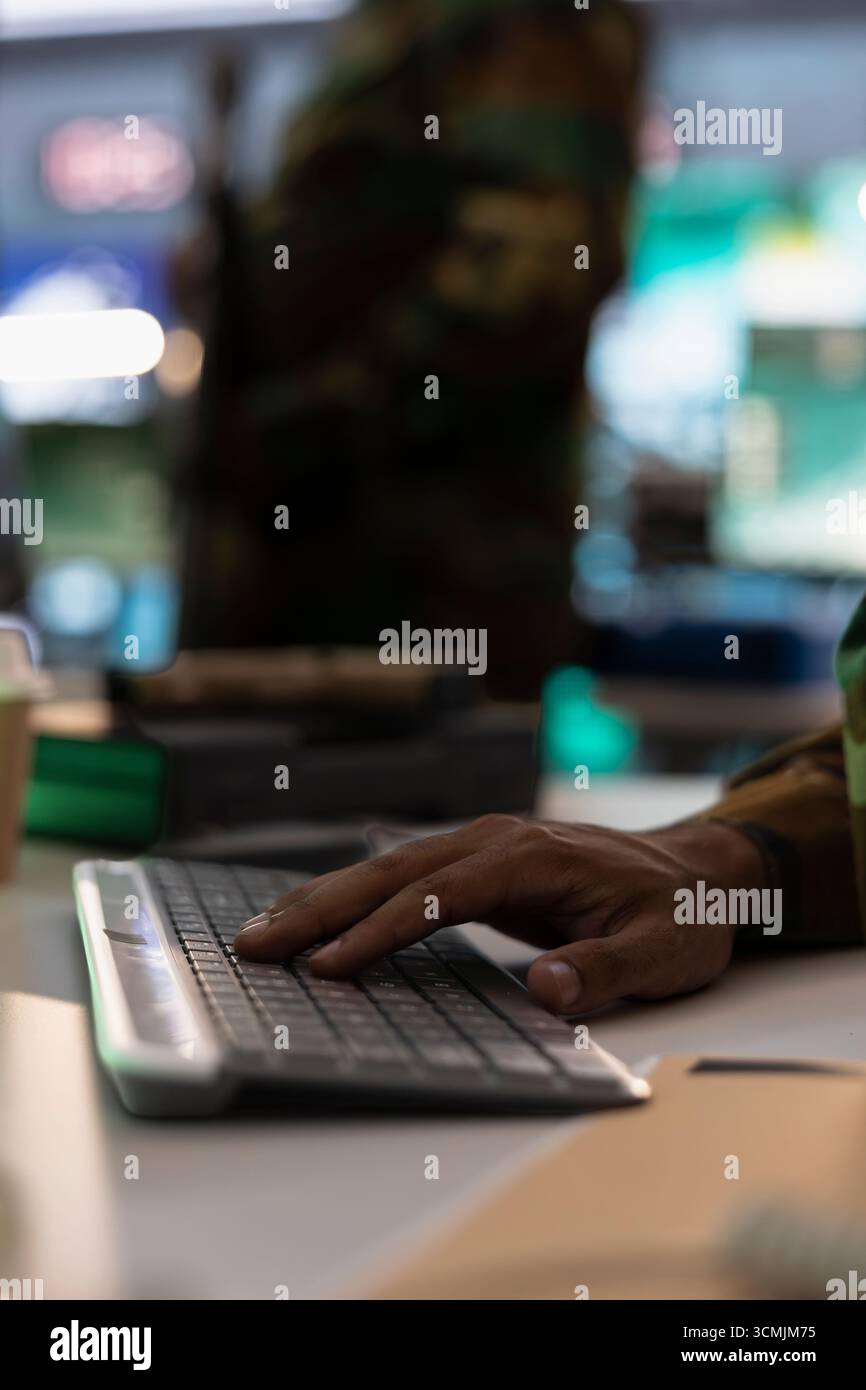 Close up army expert hi-res stock photography and images - Alamy