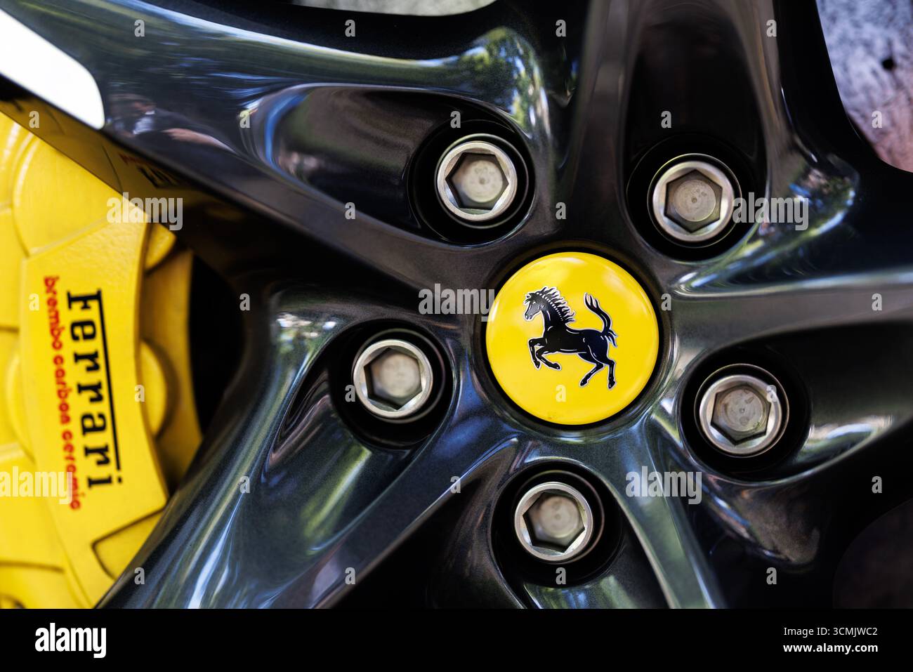 Formula 1 general logo hi-res stock photography and images - Alamy