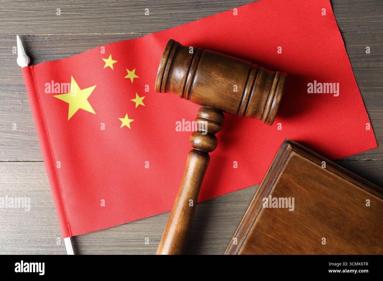Judges gavel flag china hi-res stock photography and images - Alamy