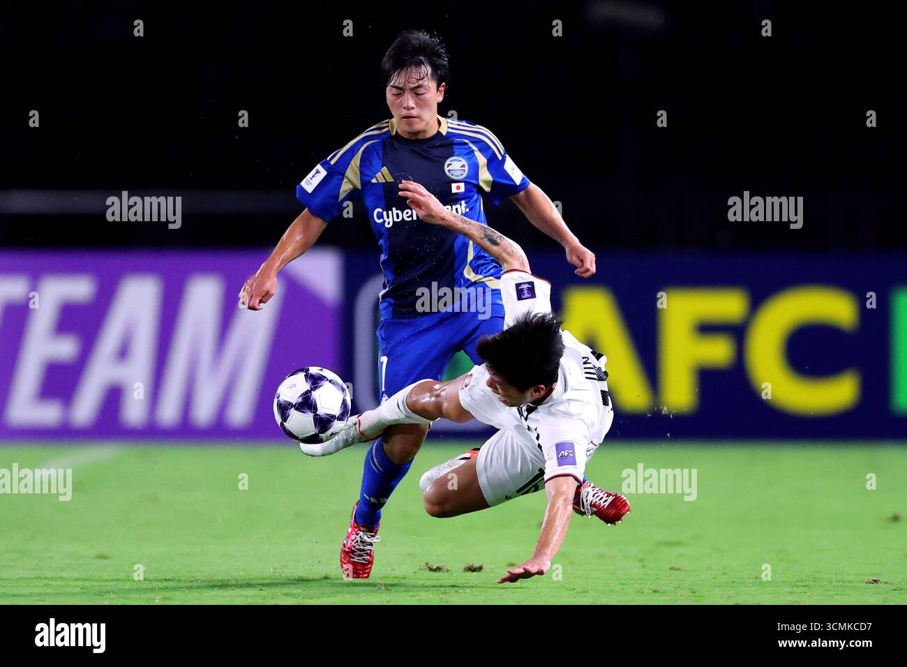 (L-R) Yuki Soma (Zelvia), Choi Jun (FC Seoul), SEPTEMBER 16, 2025 ...
