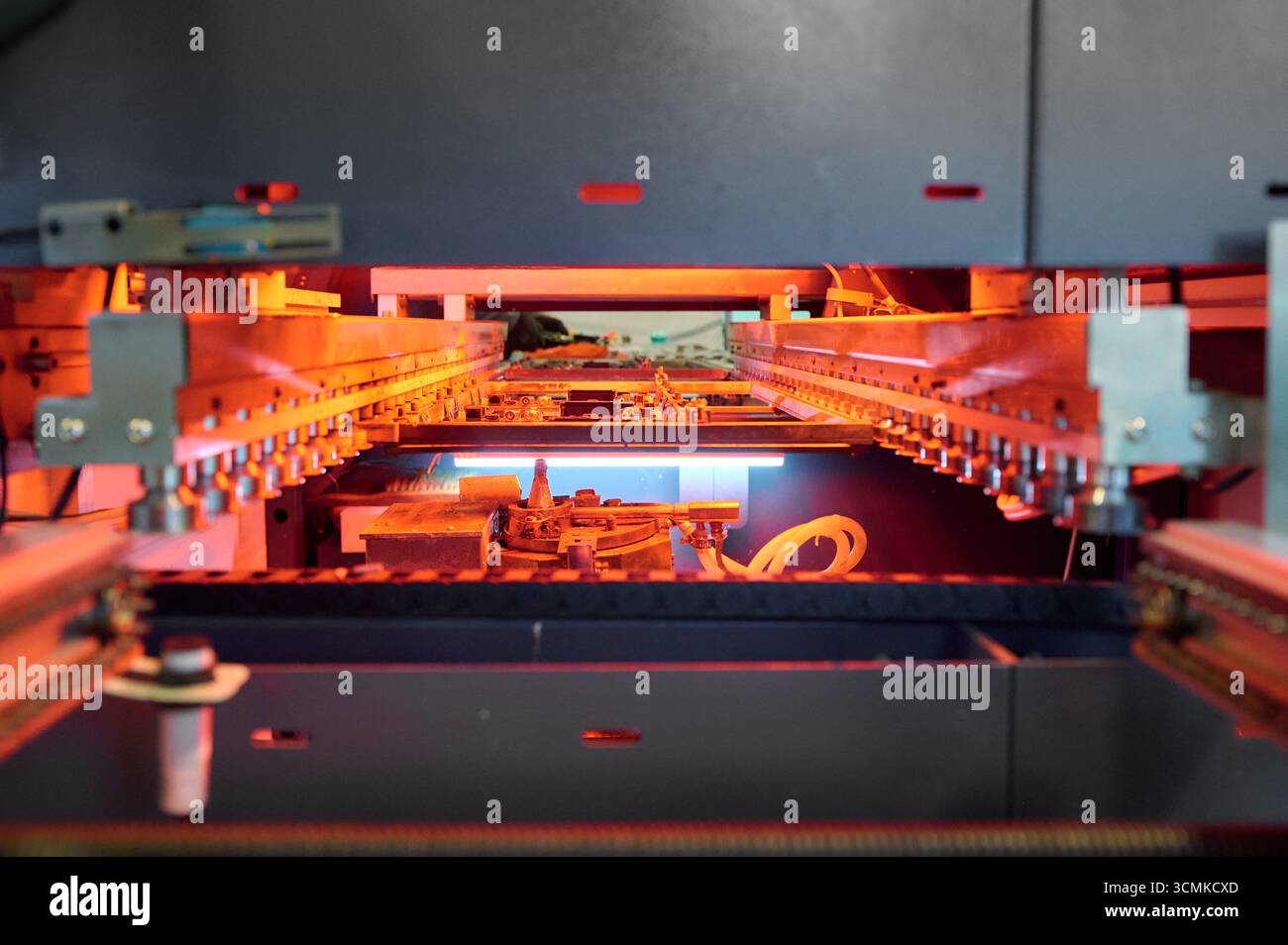 Surface mounting process of printed circuit boards in reflow soldering ...