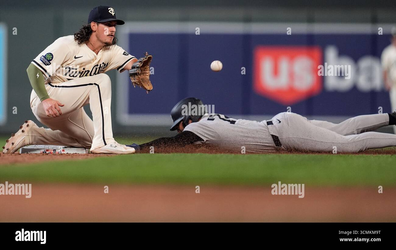 New York Yankees shortstop José Caballero steals second base against ...