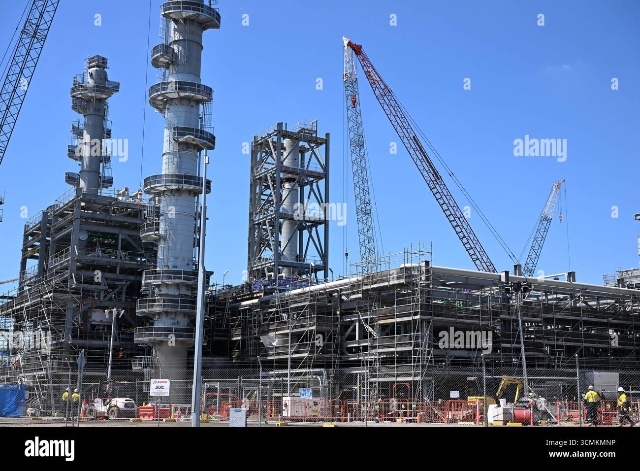 Brisbane, Australia. 17th Sep, 2025. Ampol's ultra-low sulphur plant is ...