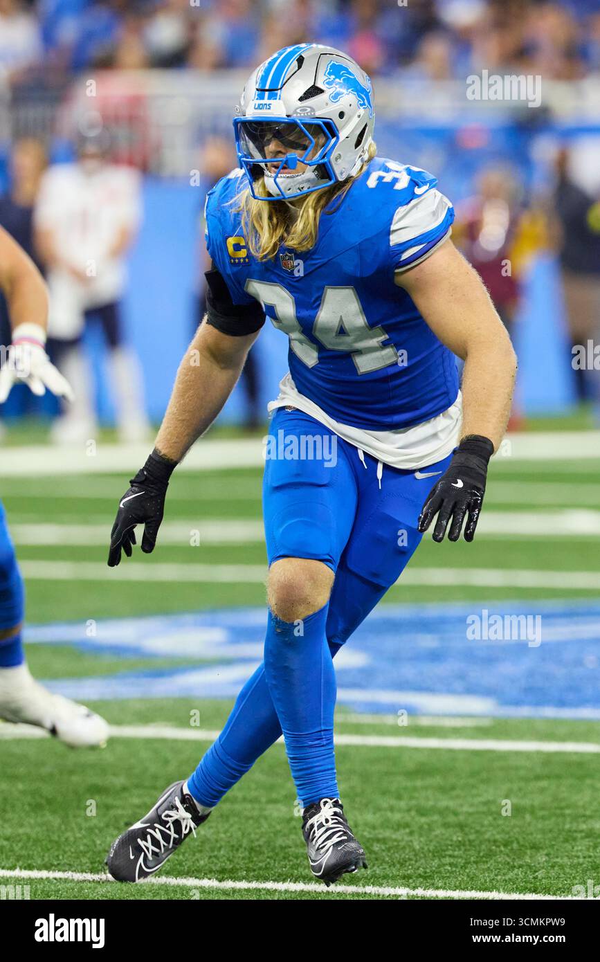 Detroit Lions linebacker Alex Anzalone (34) pursues a play on defense ...