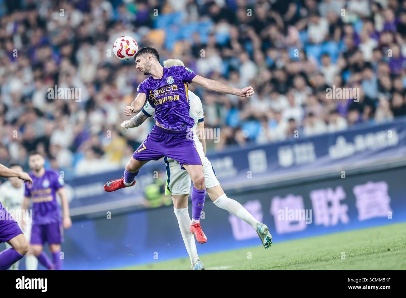 Tianjin Jinmen Tiger Football Club defeated Wuhan Three Towns Football ...