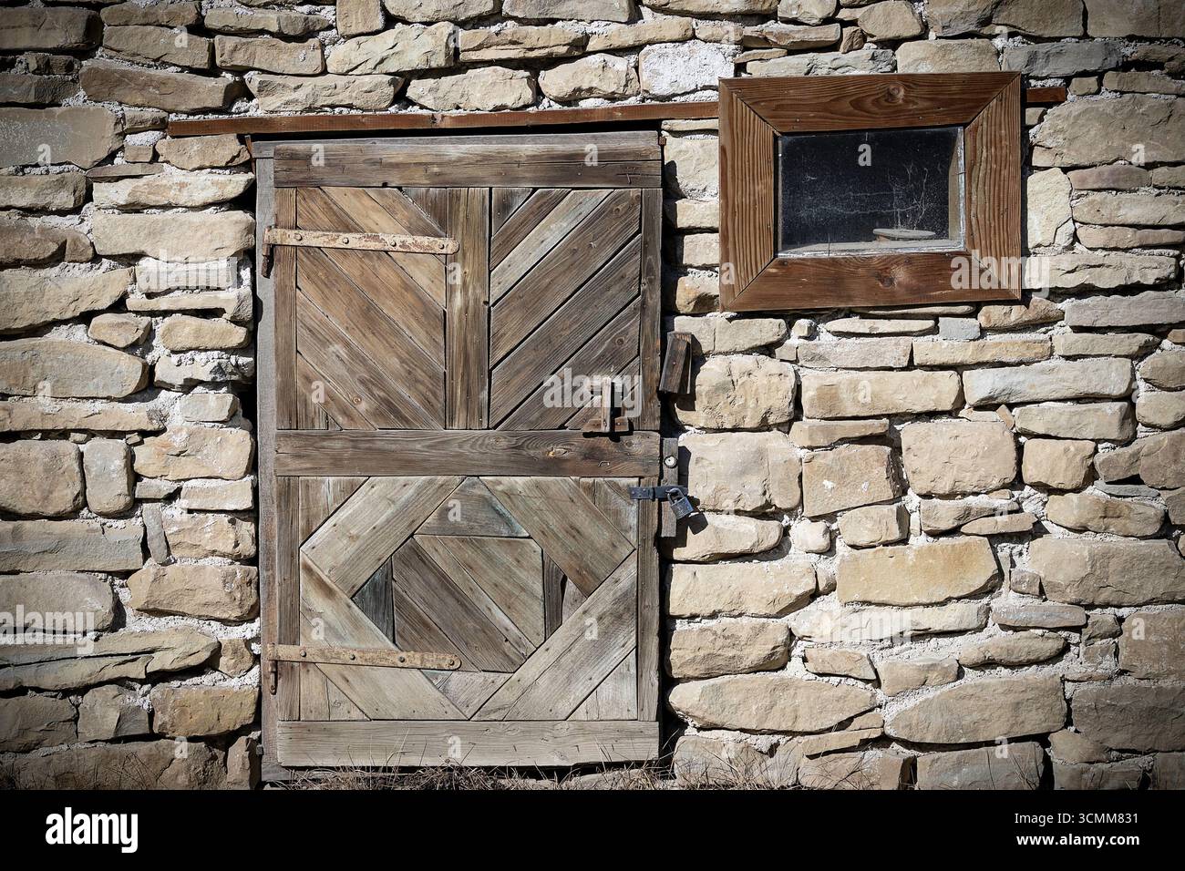 Historic building facade old hi-res stock photography and images - Alamy