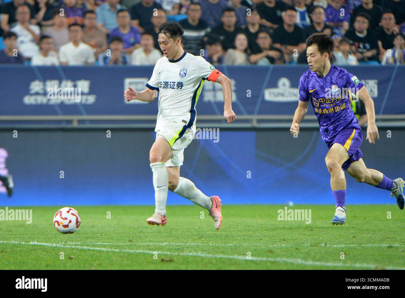 Tianjin Jinmen Tiger Football Club defeated Wuhan Three Towns Football ...