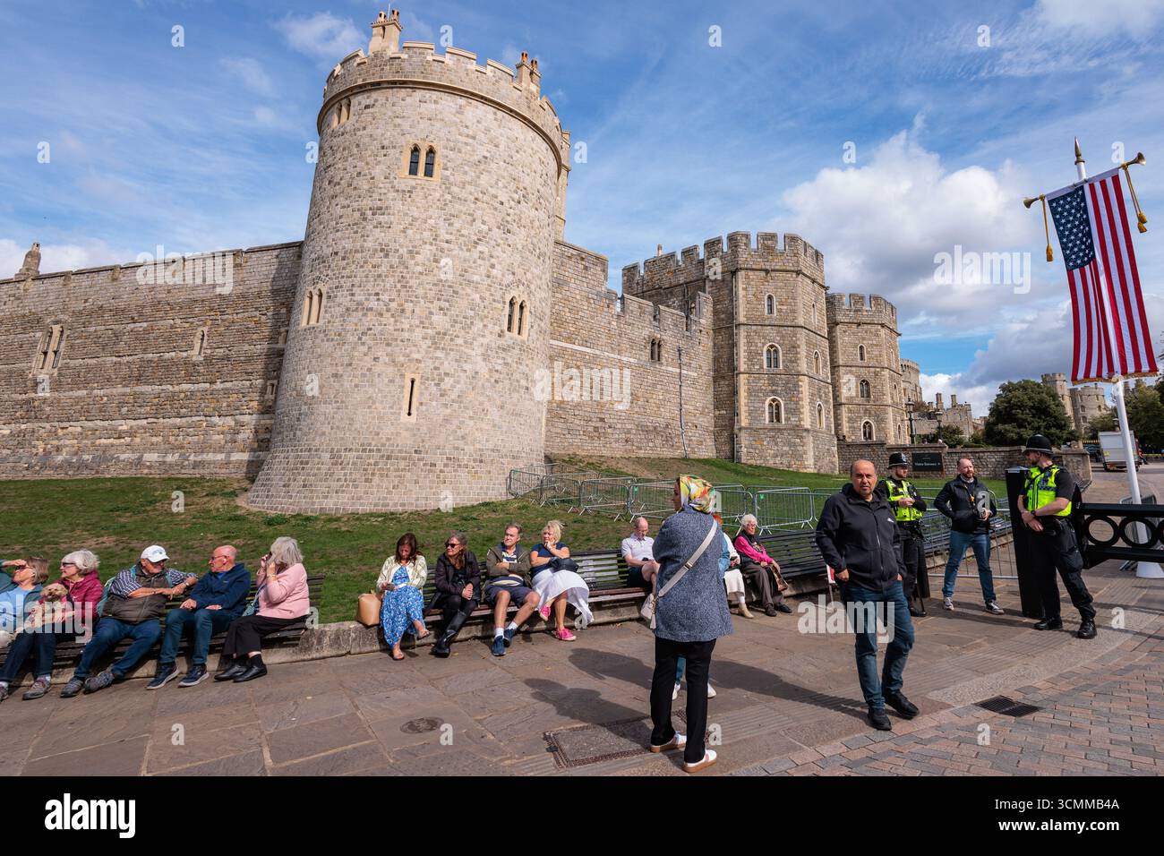 Windsor, UK. 16th September, 2025. Curious tourists and police officers ...