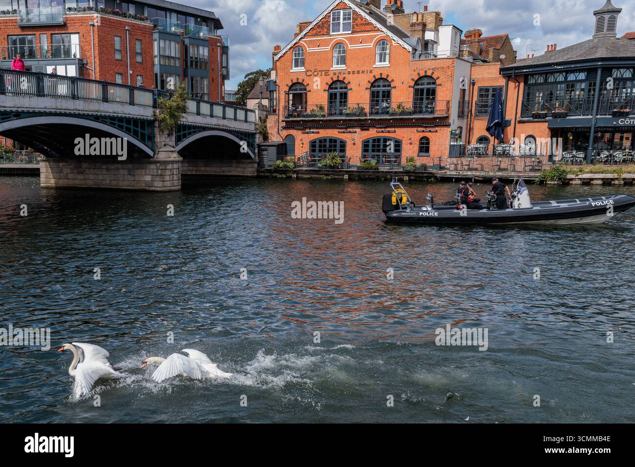 Windsor, UK. 16th September, 2025. The Thames Valley Police marine unit ...