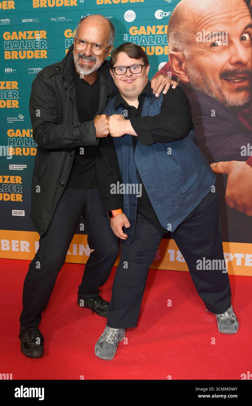 Christoph Maria Herbst und Nico Randel bei der Premiere des Kinofilms ...