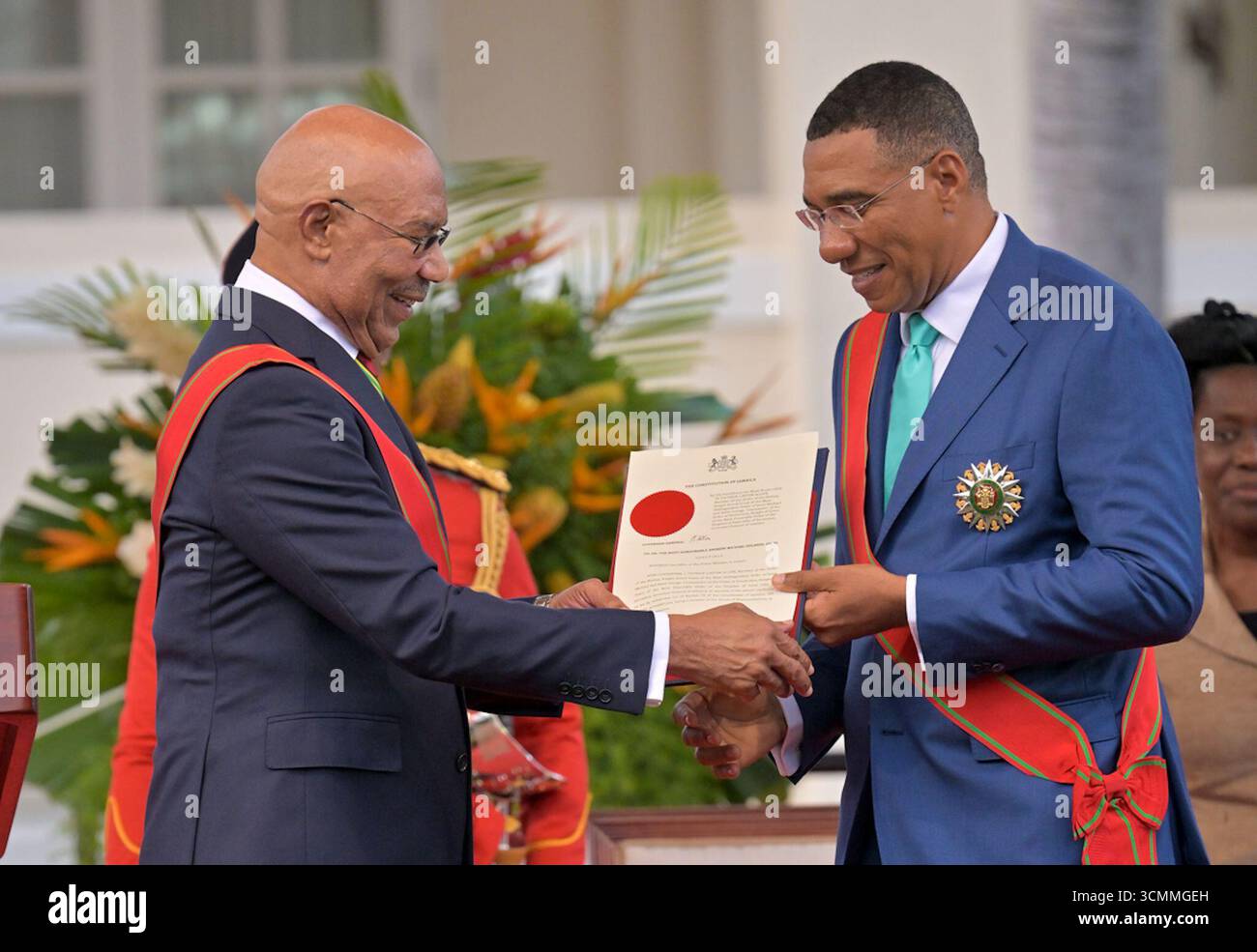 (250917) -- KINGSTON, Sept. 17, 2025 (Xinhua) -- Andrew Holness (R ...