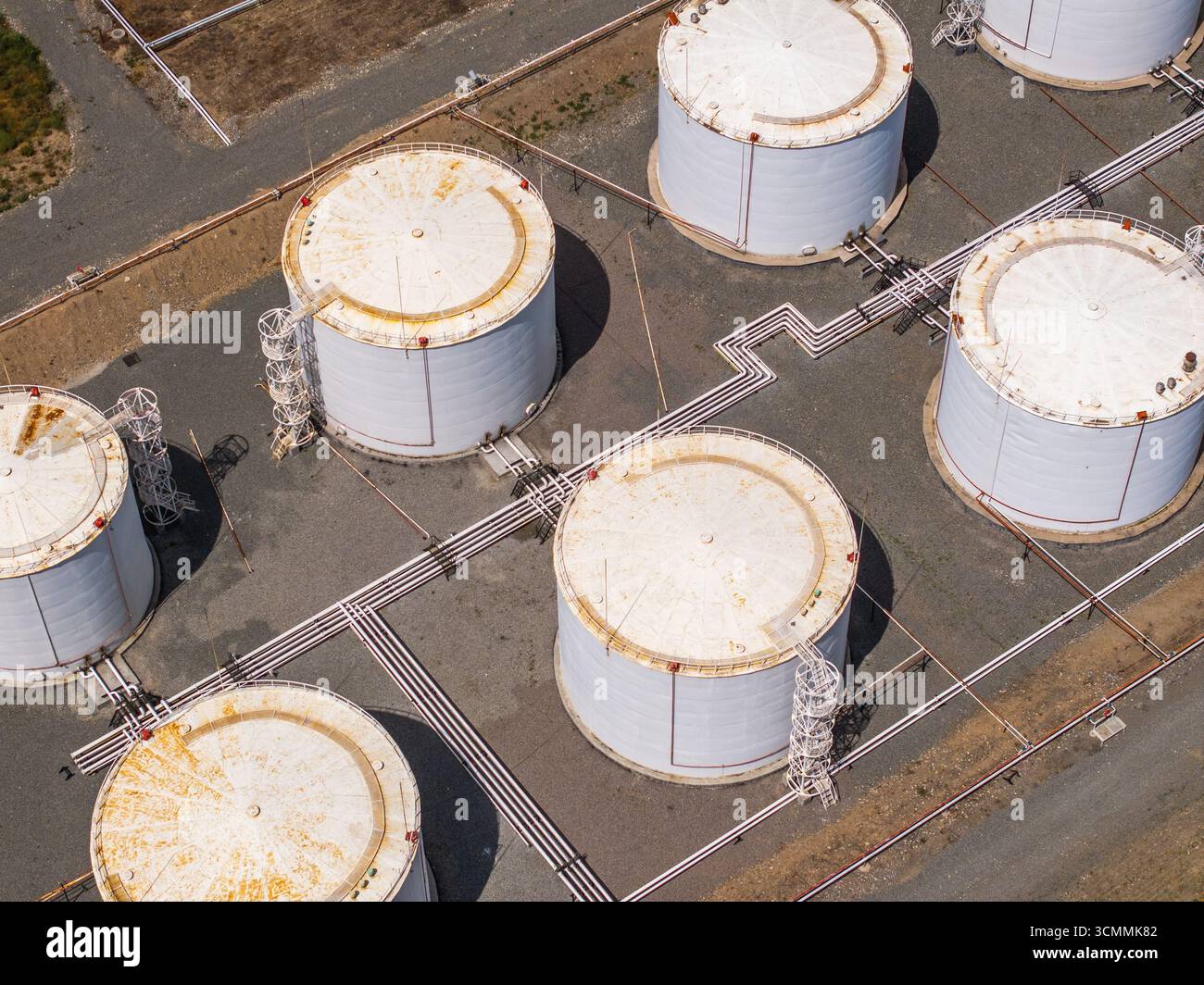 Large storage tanks stand in hi-res stock photography and images - Alamy