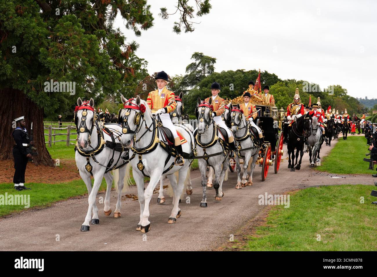 A general view of the carriage procession to Windsor Castle, Berkshire ...