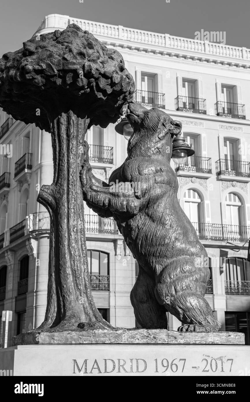 Madrid, Spain - FEB 19, 2022: The Statue of the Bear and the Strawberry ...