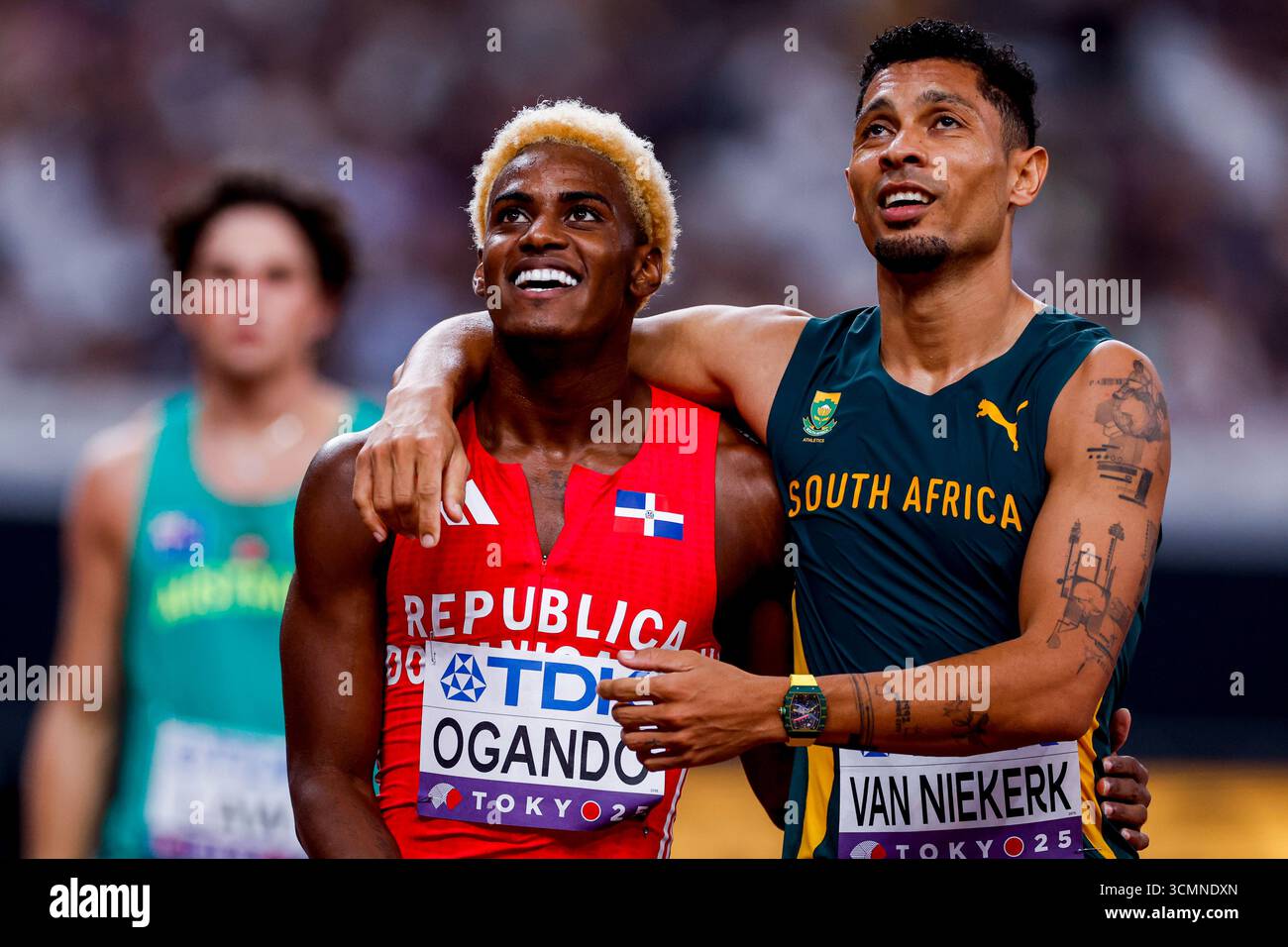 Alexander Ogando of Dominican Republic and Wayde van Niekerk of South ...