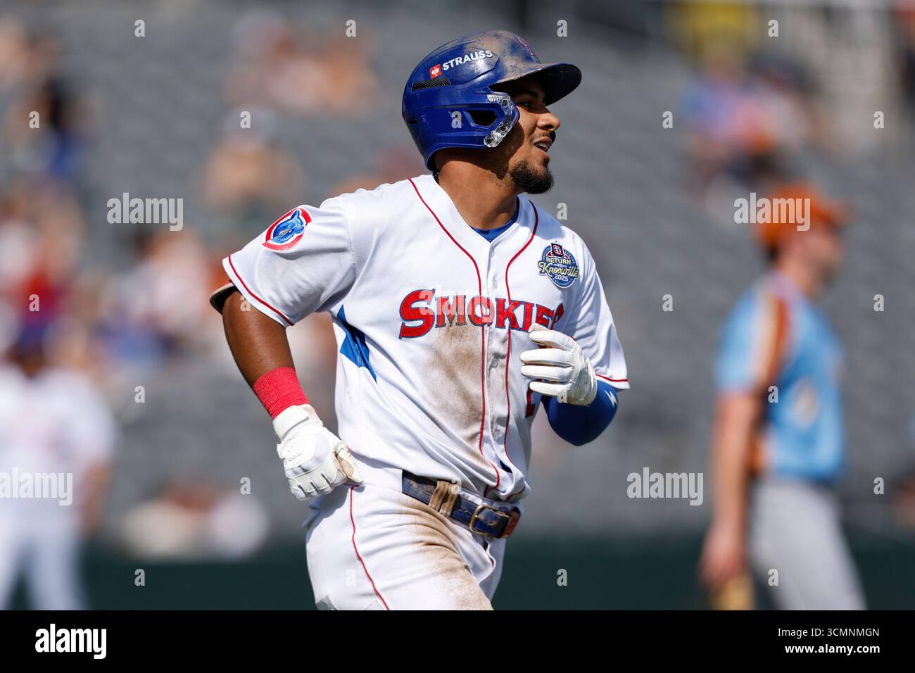 Knoxville Smokies second baseman Pedro Ramirez (2) hustles to first ...