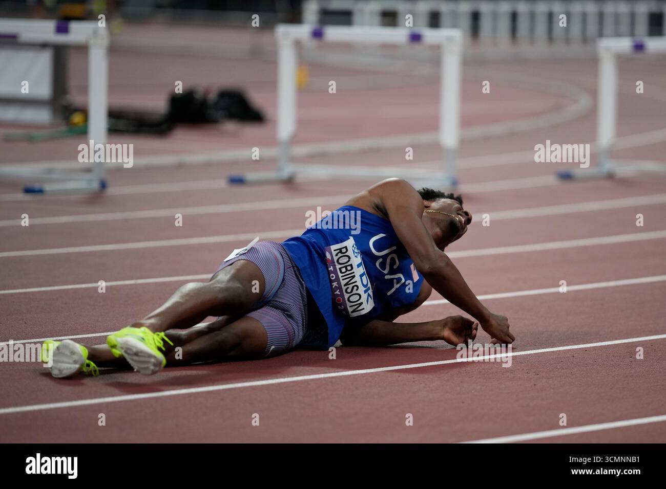 United States' Chris Robinson reacts after an injury in the men's 400 ...