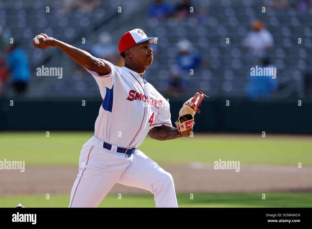 Knoxville Smokies relief pitcher Yency Almonte (40) in action against ...