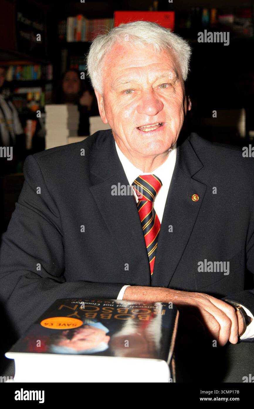 Sir Bobby Robson instore signing of his autobiography 'Farewell but not ...