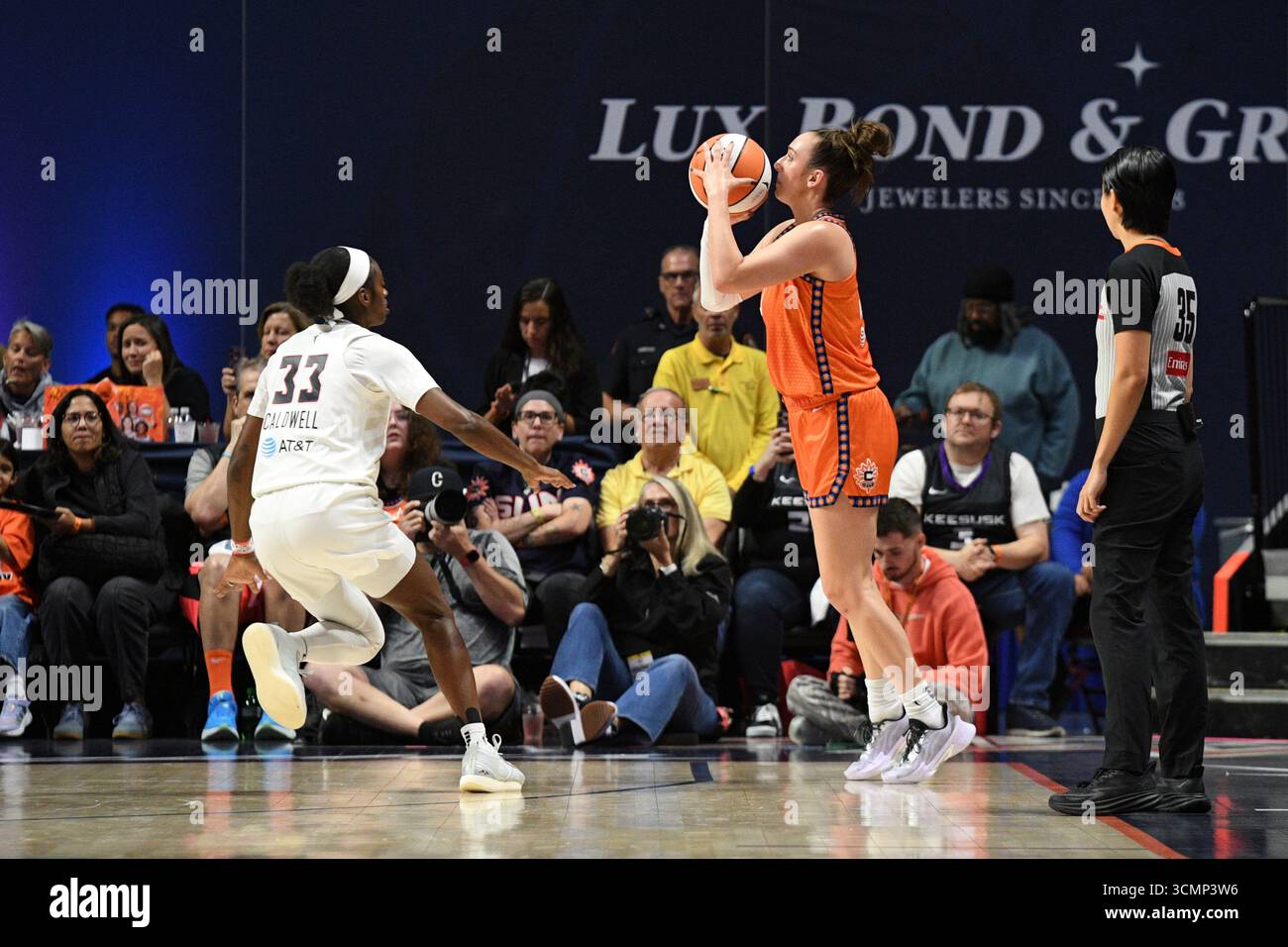 UNCASVILLE, CT - SEPTEMBER 10: Connecticut Sun guard Marina Mabrey (3 ...