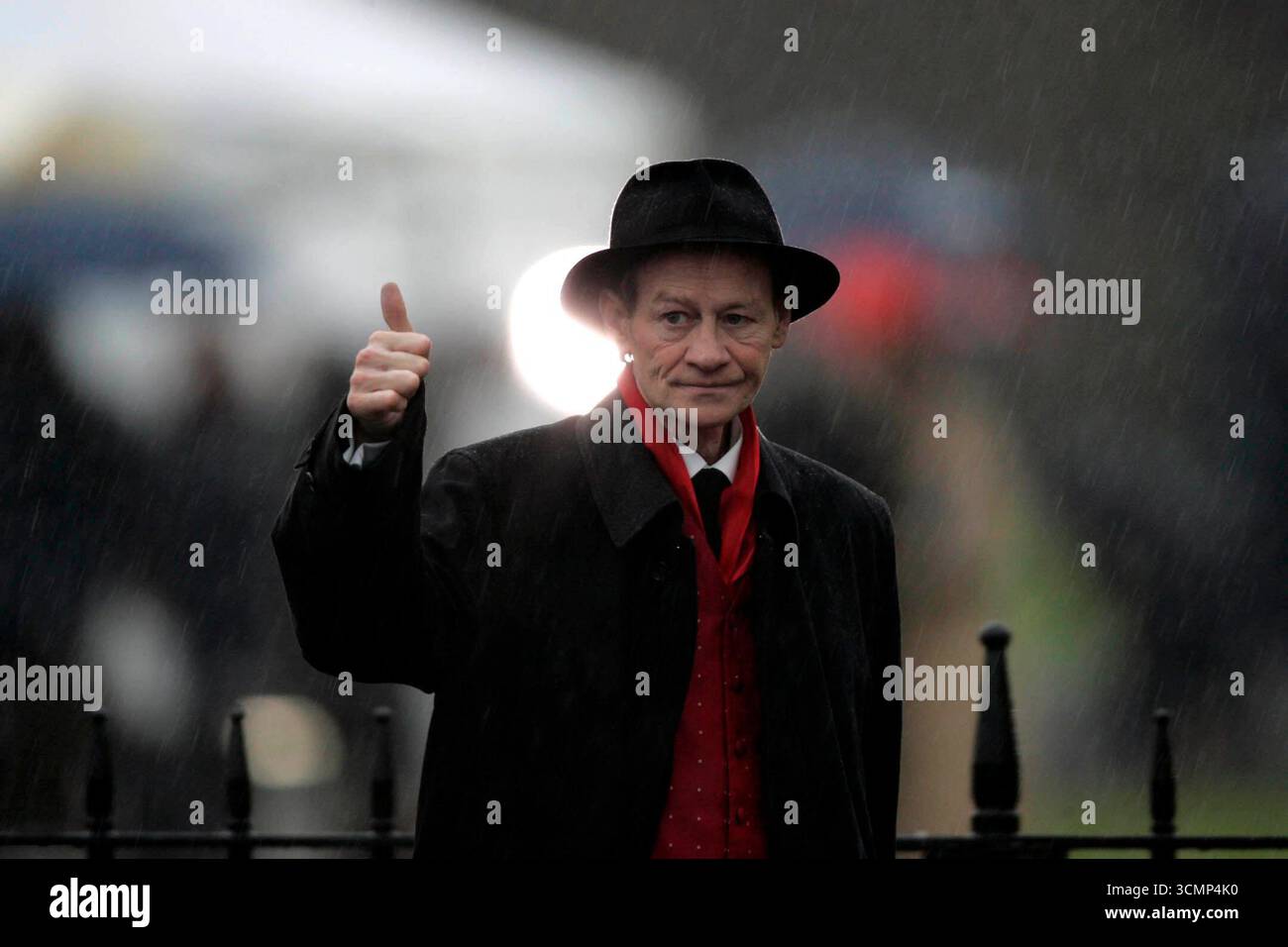 Alex Higgins at George Best's Funeral held at Stormont Parliament ...