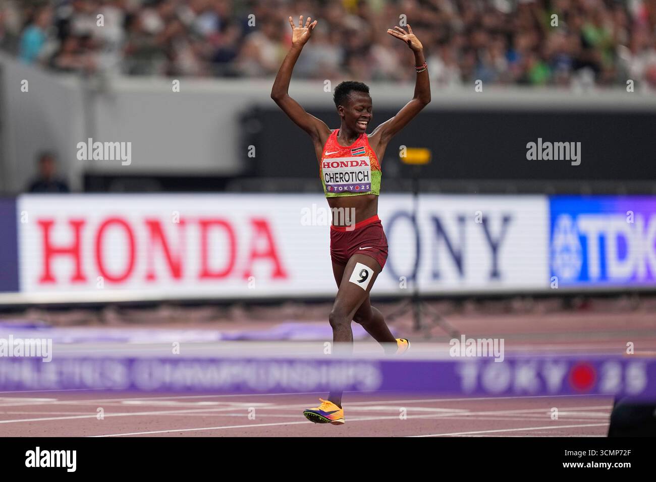 Kenya's Faith Cherotich celebrates after winning gold medal in the ...
