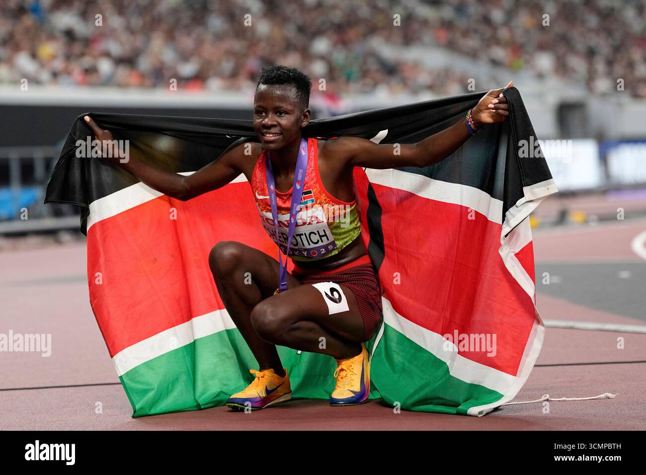 Kenya's Faith Cherotich celebrates after taking gold in the women's ...