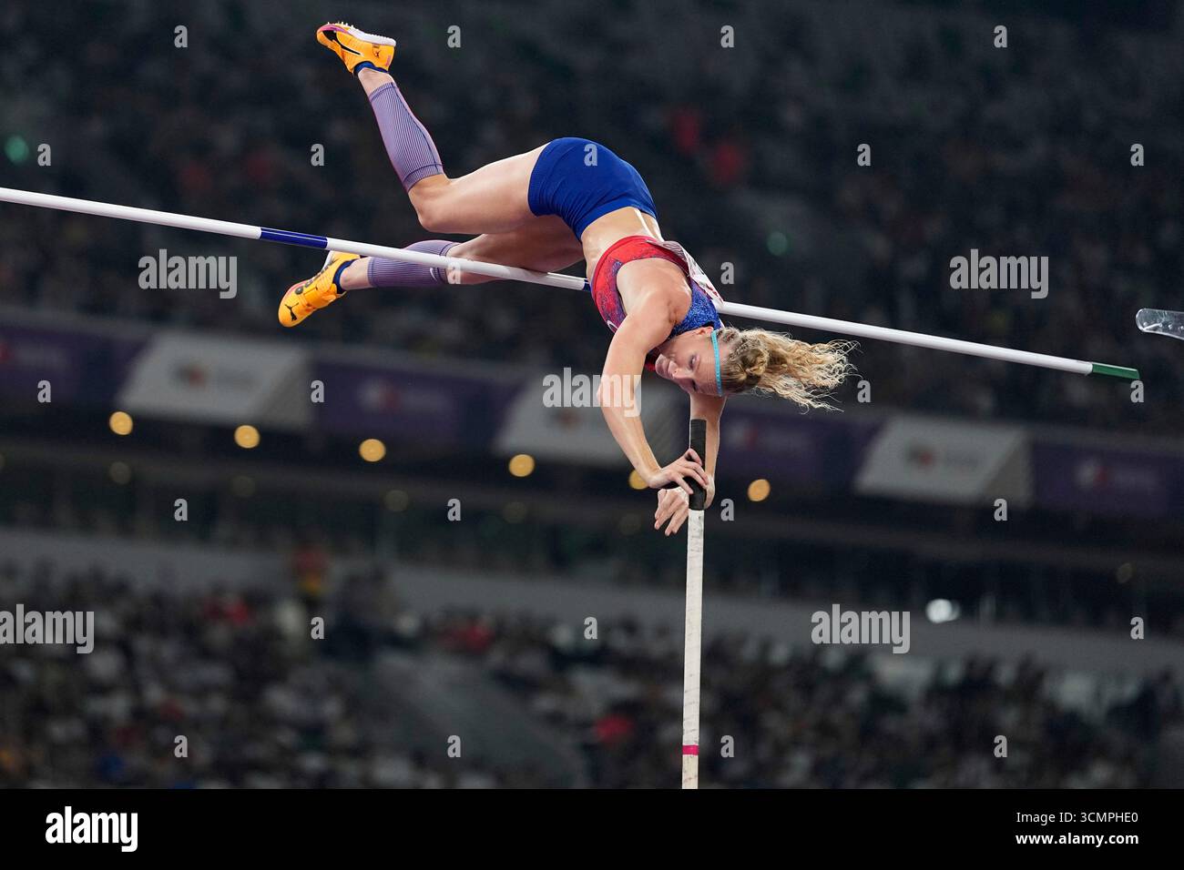 United States' Sandi Morris fails her last attempt in the women's pole ...