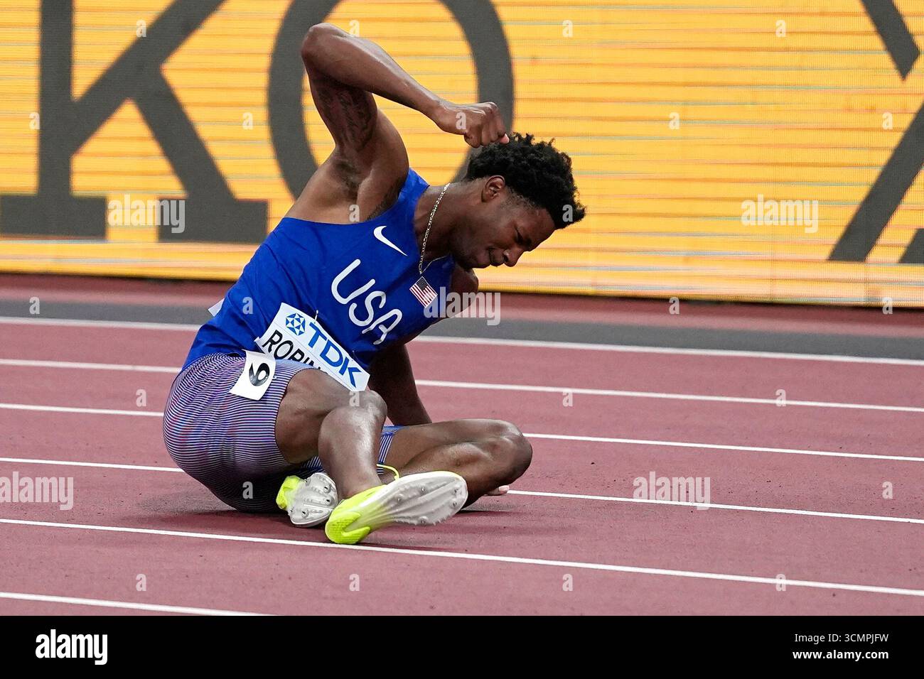 United States' Chris Robinson reacts after hurting himself in a men's ...