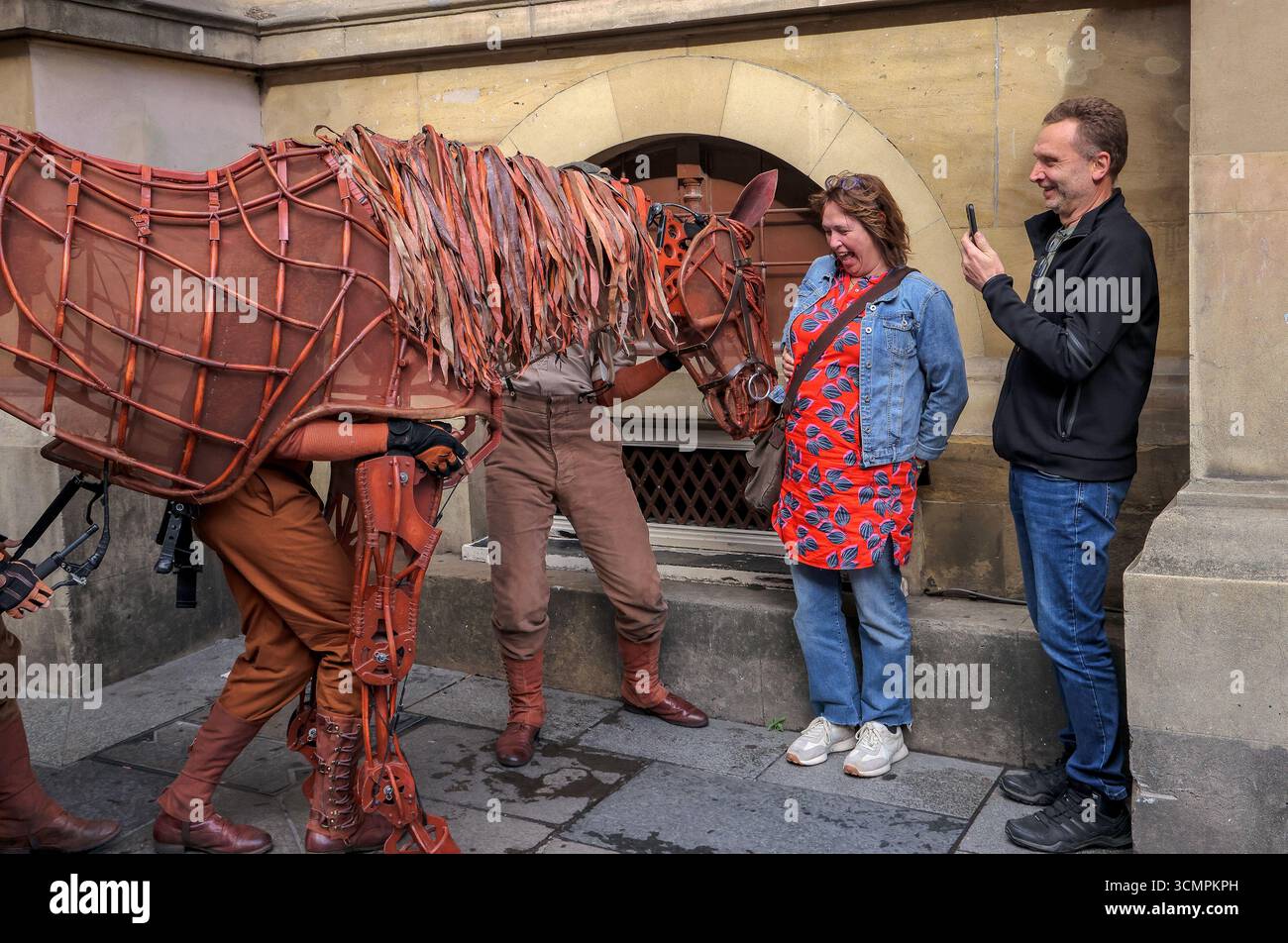 The National Theatre's production of War Horse arrives at Newcastle ...