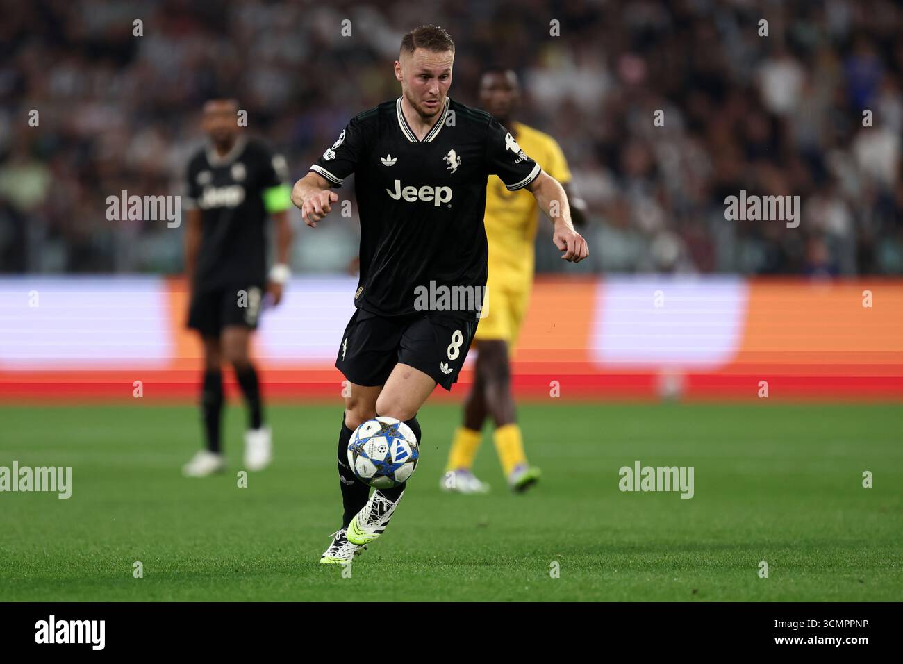 Teun Koopmeiners of Juventus Fc in action during the UEFA Champions ...