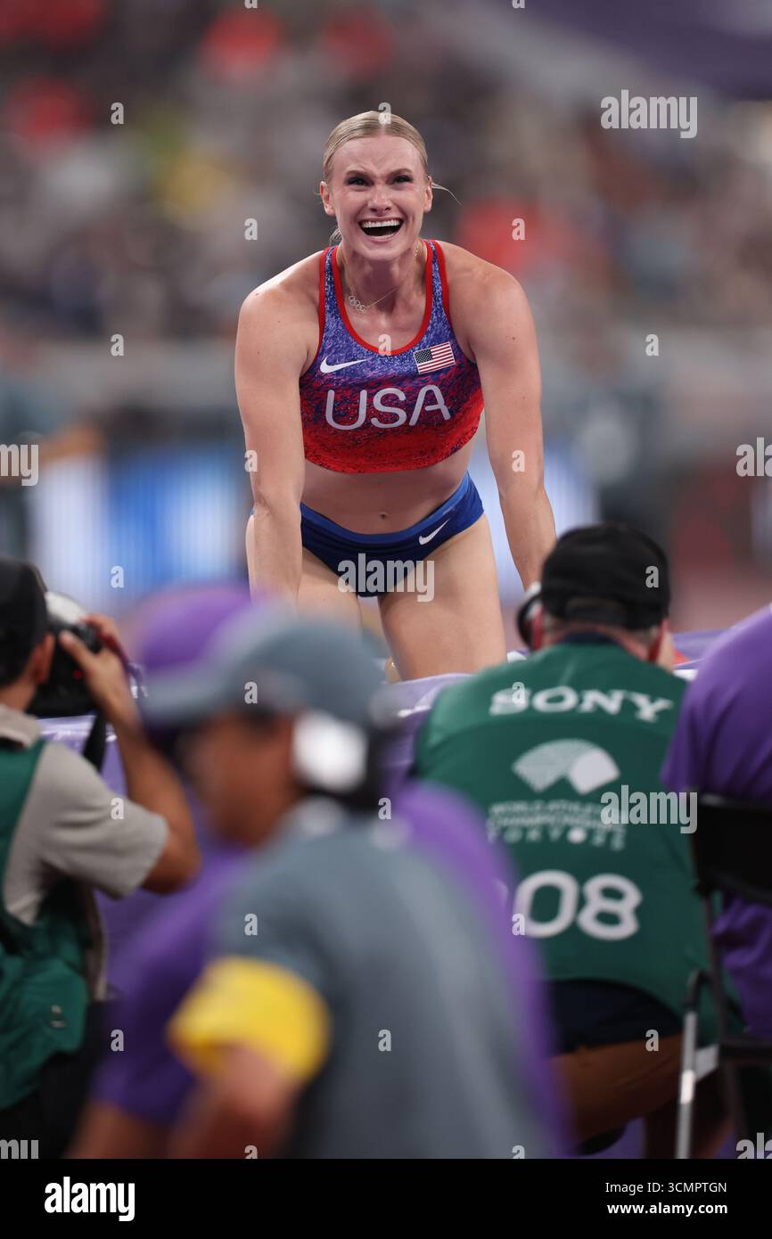 Katie Moon (USA) effectively wins gold in the Women's Pole Vault Final ...