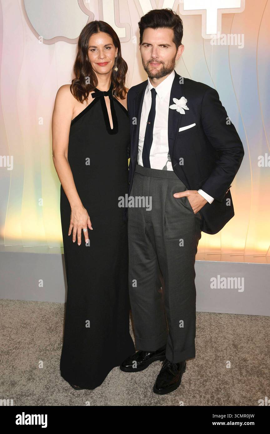 Naomi Scott und Adam Scott bei der Apple TV Emmy Party anlässlich der 77. Primetime Emmy Awards ...