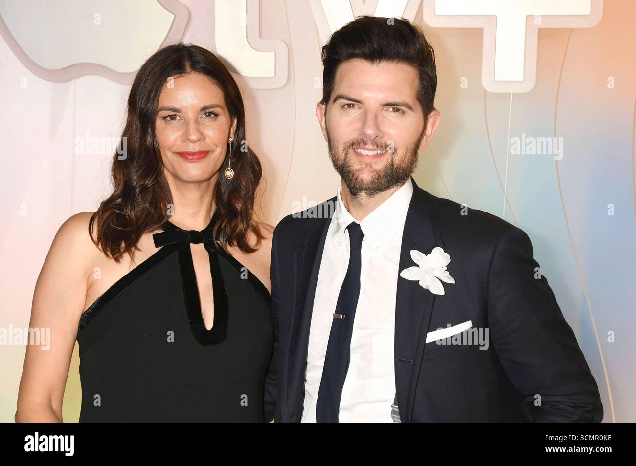 Naomi Scott und Adam Scott bei der Apple TV Emmy Party anlässlich der 77. Primetime Emmy Awards ...