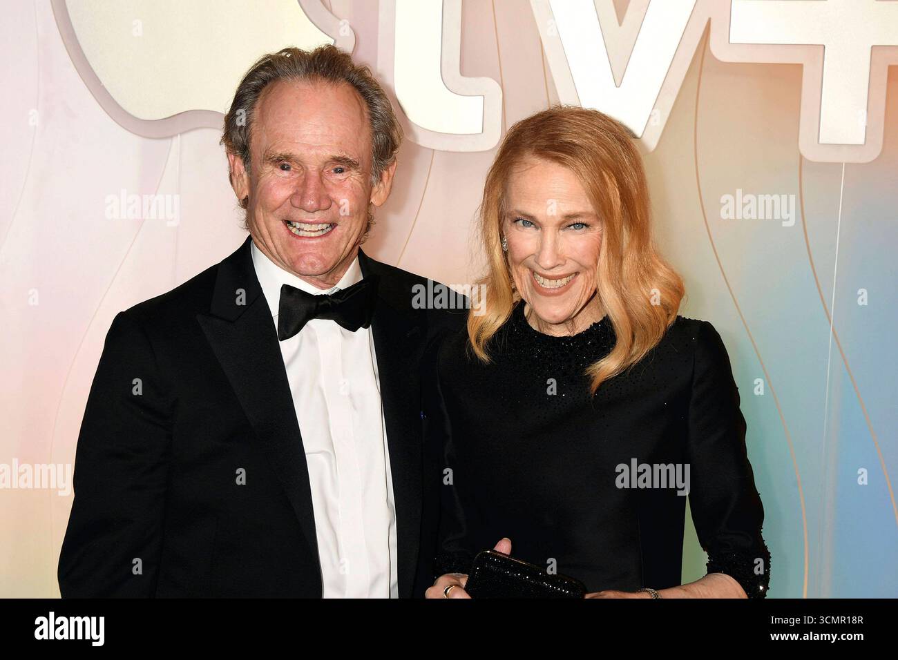 Bo Welch umit Ehefrau Catherine O Hara bei der Apple TV Emmy Party ...
