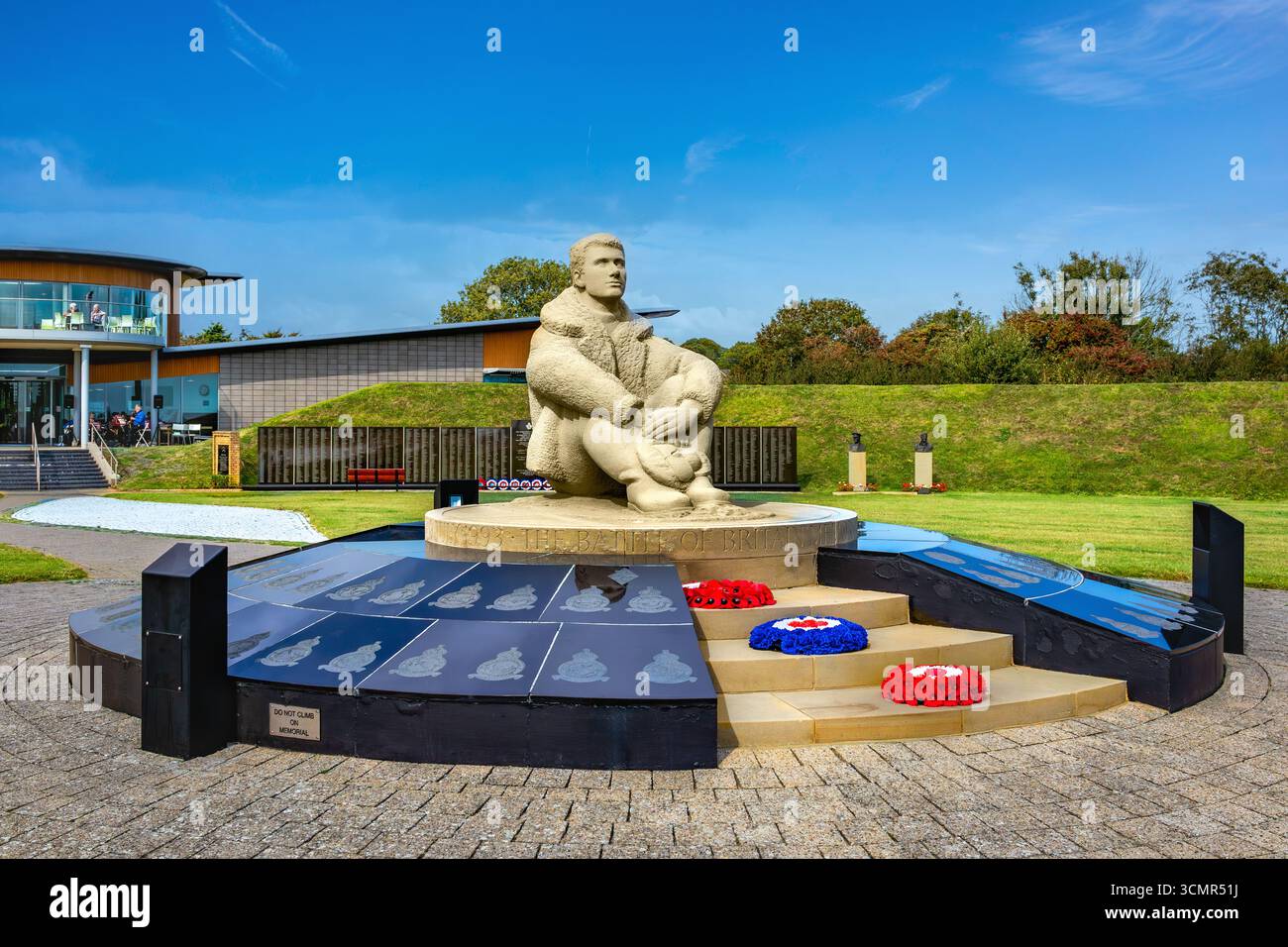 Centerpiece of the battle of britain memorial hi-res stock photography ...