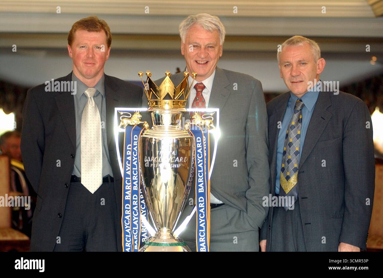 Peter reid sunderland trophy hi-res stock photography and images - Alamy