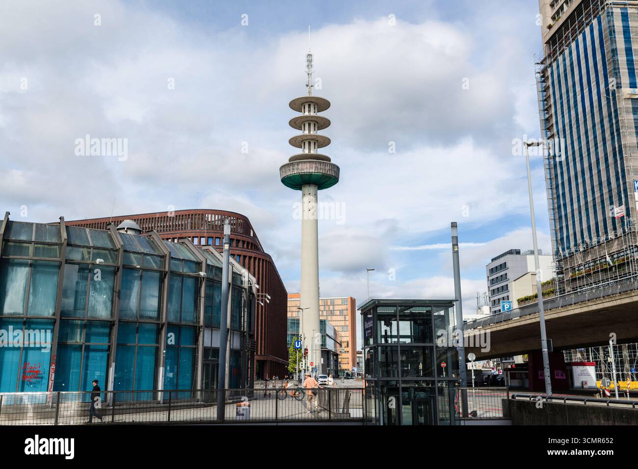 Der VW-Tower, auch Telemoritz oder alter Fernsehturm genannt, steht im ...
