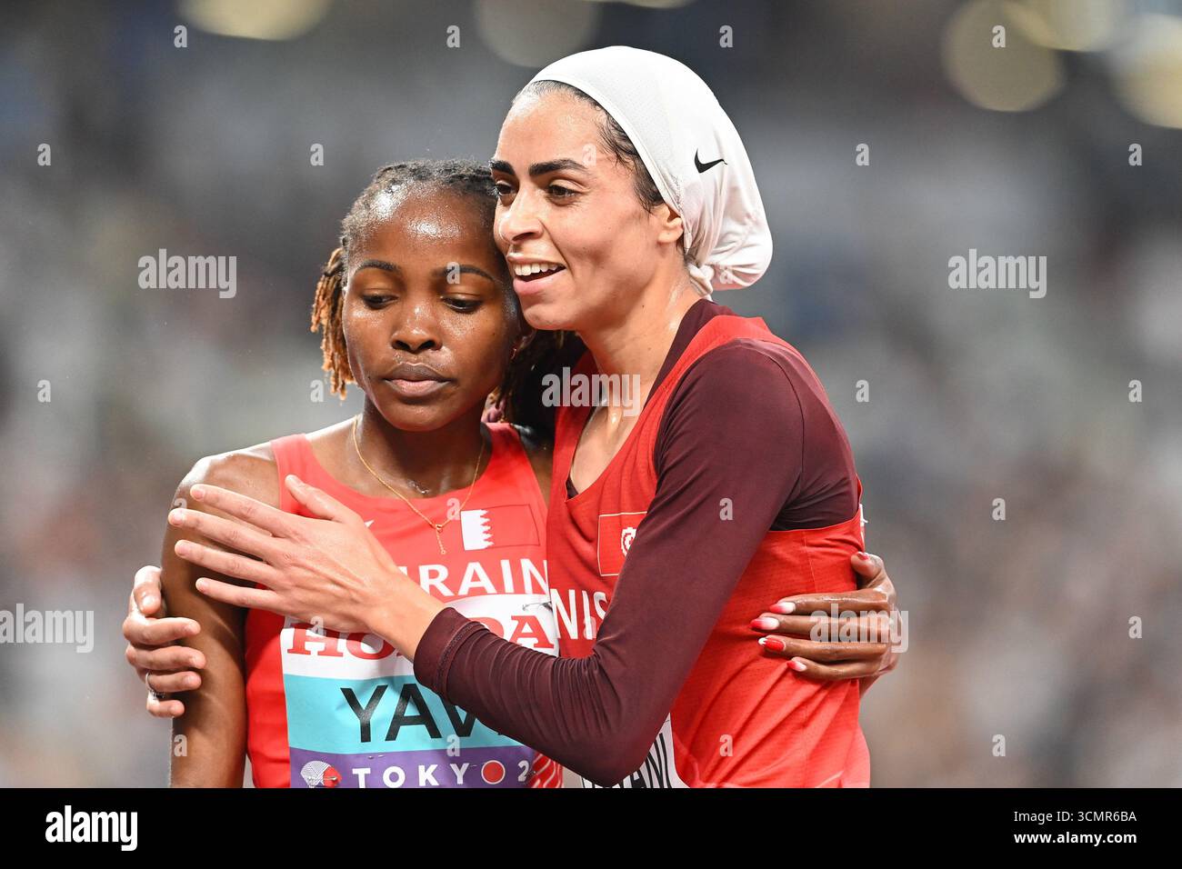 Marwa Bouzayani (Tunesia) and Winfred Yavi (Bahrain) after the 3000 ...