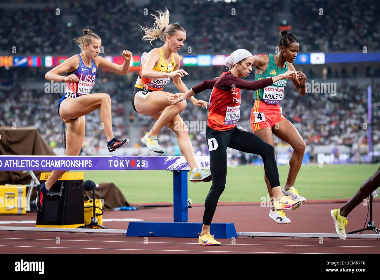 Finale 3000m Hindernis: v.l. Angelina Napoleon (USA), Lea Meyer (GER ...