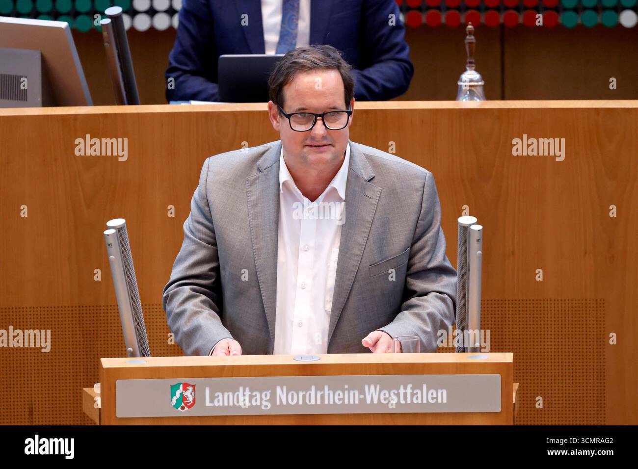 Politiker Thorsten Schick CDU bei einer Plenarsitzung im Landtag NRW ...